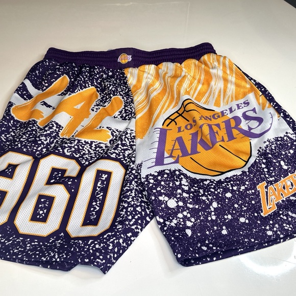 Nostalgia | Shorts | Vintage Vibes Mitchell Ness Los Angeles Lakers 96 ...